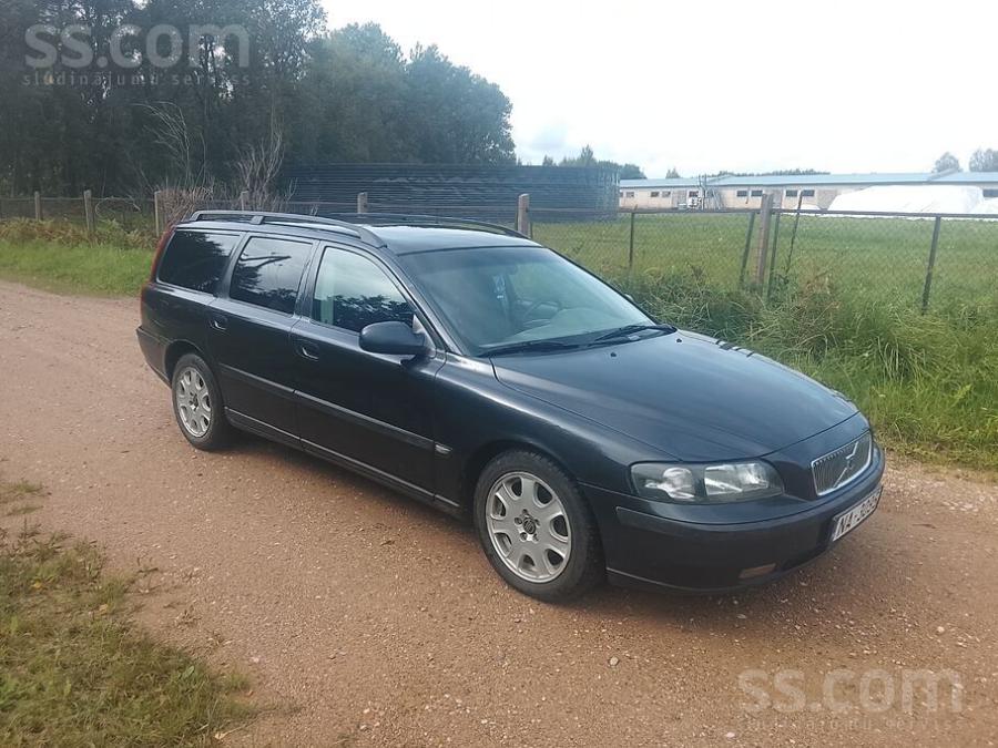 Серый Вольво В70 2002 в Кулдига, объемом двигателя 2.40 л и пробегом 560 тыс. км за 1490 €, фото 1 на AUTOMOTO.COM.LV