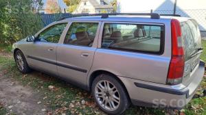 Grey Volvo V70 2002 in Preili, with an engine capacity of 2.40 L and mileage of 431 thousand km for 1500 €, photo 4 on AUTOMOTO.COM.LV