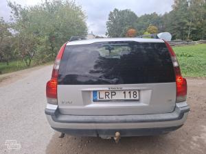 Grey Volvo V70 2002 in Alytus, with an engine capacity of 2.40 L and mileage of 444 thousand km for 990 €, photo 8 on AUTOMOTO.COM.LV