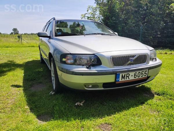Pelēks Volvo V70 2003 Jelgava, ar dzinēja tilpumu 2.50 L un nobraukumu 354 tūkst. km par 1250 €, foto 2 vietnē AUTOMOTO.COM.LV