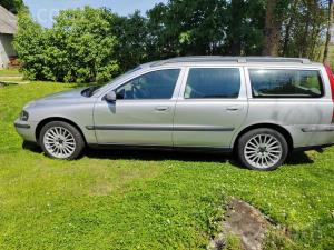 Pelēks Volvo V70 2003 Jelgava, ar dzinēja tilpumu 2.50 L un nobraukumu 354 tūkst. km par 1250 €, foto 3 vietnē AUTOMOTO.COM.LV