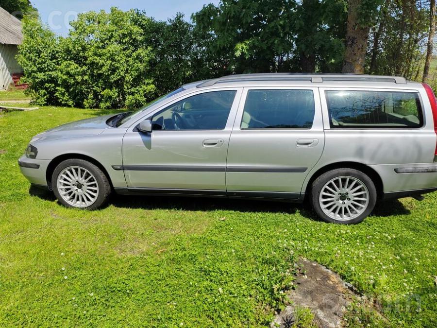 Pelēks Volvo V70 2003 Jelgava, ar dzinēja tilpumu 2.50 L un nobraukumu 354 tūkst. km par 1250 €, foto 3 vietnē AUTOMOTO.COM.LV