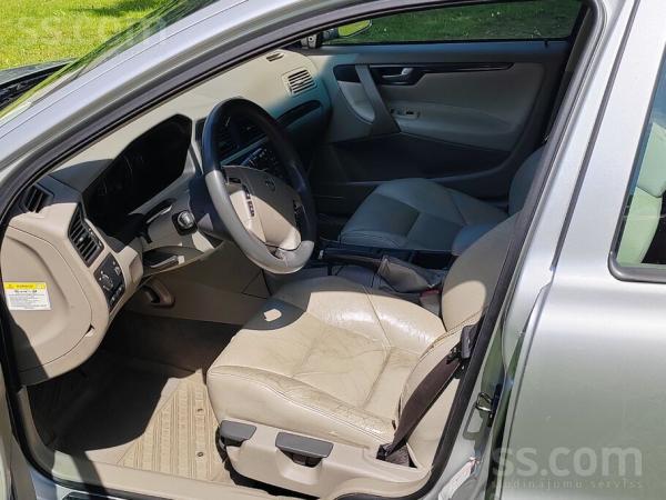 Pelēks Volvo V70 2003 Jelgava, ar dzinēja tilpumu 2.50 L un nobraukumu 354 tūkst. km par 1250 €, foto 7 vietnē AUTOMOTO.COM.LV