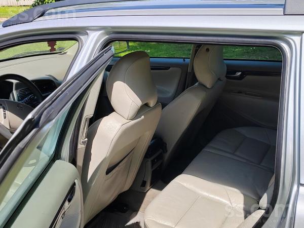 Pelēks Volvo V70 2003 Jelgava, ar dzinēja tilpumu 2.50 L un nobraukumu 354 tūkst. km par 1250 €, foto 8 vietnē AUTOMOTO.COM.LV