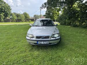 Grey Volvo V70 2003 in Riga, with an engine capacity of 2.40 L and mileage of 398 thousand km for 1650 €, photo 3 on AUTOMOTO.COM.LV