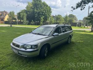 Grey Volvo V70 2003 in Riga, with an engine capacity of 2.40 L and mileage of 398 thousand km for 1650 €, photo 4 on AUTOMOTO.COM.LV