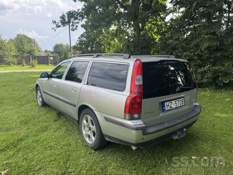 Grey Volvo V70 2003 in Riga, with an engine capacity of 2.40 L and mileage of 398 thousand km for 1650 €, photo 6 on AUTOMOTO.COM.LV