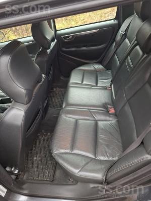 Grey Volvo V70 2003 in Valmiera, with an engine capacity of 2.40 L and mileage of 0 thousand km for 1590 €, photo 6 on AUTOMOTO.COM.LV