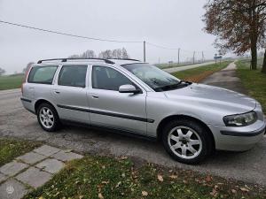 Grey Volvo V70 2003 in Joniskis, with an engine capacity of 2.40 L and mileage of 490 thousand km for 500 €, photo 4 on AUTOMOTO.COM.LV