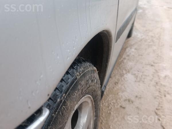 Pelēks Volvo V70 2003 Ogre, ar dzinēja tilpumu 2.40 L un nobraukumu 410 tūkst. km par 900 €, foto 4 vietnē AUTOMOTO.COM.LV