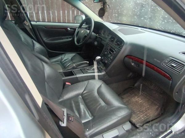 Pelēks Volvo V70 2003 Ogre, ar dzinēja tilpumu 2.40 L un nobraukumu 410 tūkst. km par 900 €, foto 6 vietnē AUTOMOTO.COM.LV