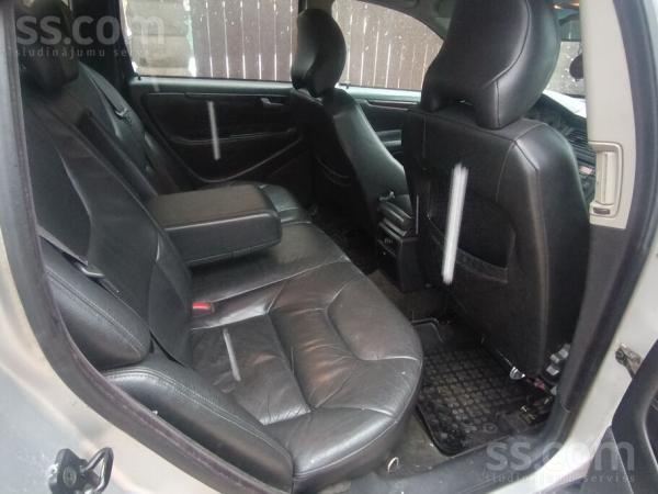 Pelēks Volvo V70 2003 Ogre, ar dzinēja tilpumu 2.40 L un nobraukumu 410 tūkst. km par 900 €, foto 7 vietnē AUTOMOTO.COM.LV