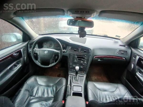 Pelēks Volvo V70 2003 Ogre, ar dzinēja tilpumu 2.40 L un nobraukumu 410 tūkst. km par 900 €, foto 8 vietnē AUTOMOTO.COM.LV