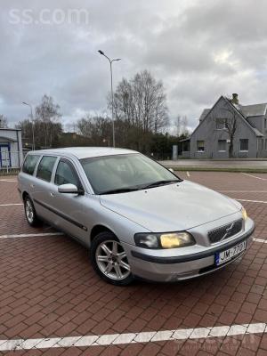 Grey Volvo V70 2003 in Preili, with an engine capacity of 2.40 L and mileage of 362 thousand km for 1600 €, photo  on AUTOMOTO.COM.LV