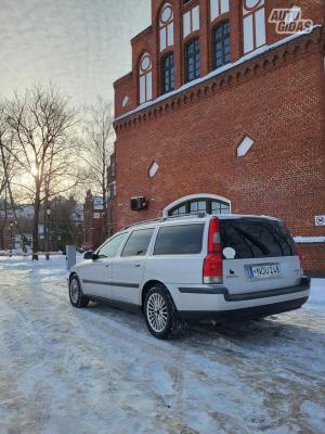 Grey Volvo V70 2003 in Klaipeda, with an engine capacity of 2.40 L and mileage of 372 thousand km for 2000 €, photo 7 on AUTOMOTO.COM.LV