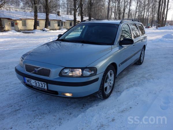 Grey Volvo V70 2003 in Riga, with an engine capacity of 2.40 L and mileage of 0 thousand km for 1650 €, photo 2 on AUTOMOTO.COM.LV