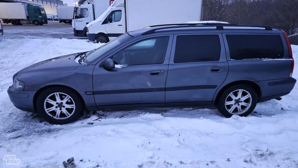 Grey Volvo V70 2003 in Klaipeda, with an engine capacity of 2.40 L and mileage of 475 thousand km for 550 €, photo 6 on AUTOMOTO.COM.LV