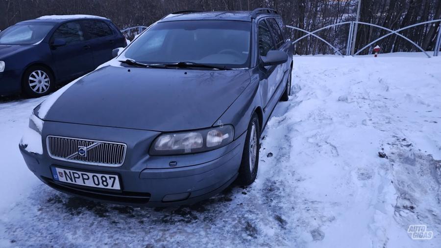 Pelēks Volvo V70 2003 Klaipėda, ar dzinēja tilpumu 2.40 L un nobraukumu 475 tūkst. km par 550 €, foto 7 vietnē AUTOMOTO.COM.LV