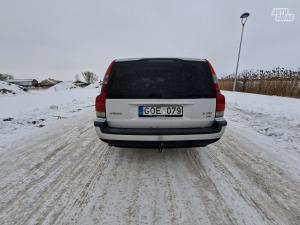 Grey Volvo V70 2003 in Klaipeda, with an engine capacity of 2.40 L and mileage of 398 thousand km for 1500 €, photo 3 on AUTOMOTO.COM.LV