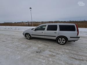 Grey Volvo V70 2003 in Klaipeda, with an engine capacity of 2.40 L and mileage of 398 thousand km for 1500 €, photo 4 on AUTOMOTO.COM.LV
