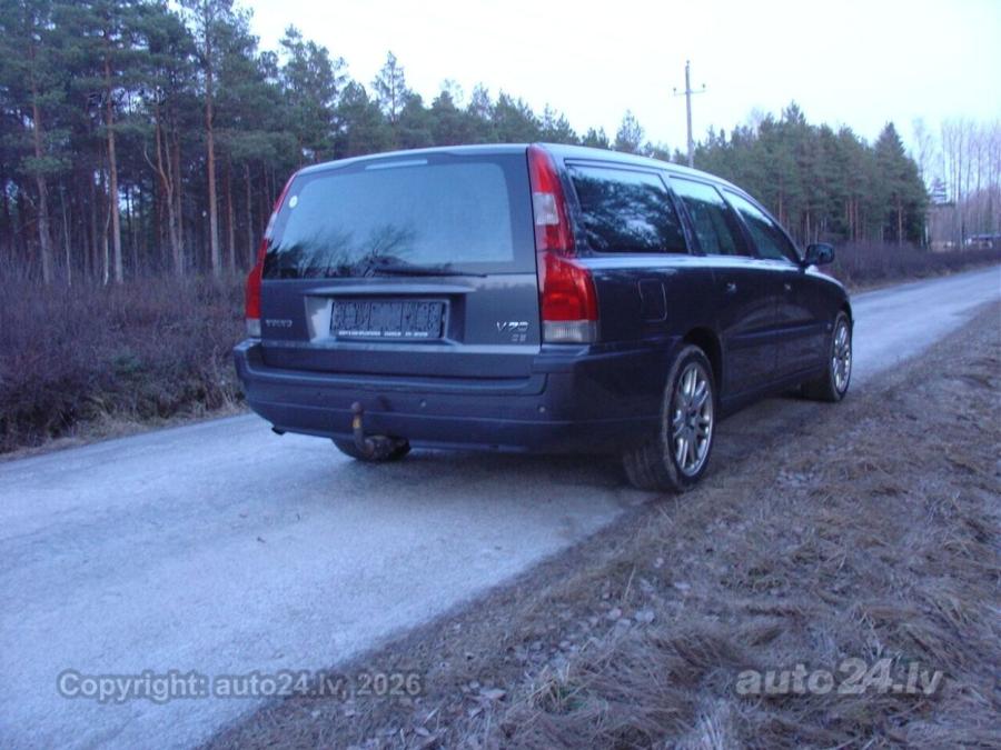 Серый Вольво В70 2003 в Пайде, объемом двигателя 2.40 л и пробегом 382 тыс. км за 2990 €, фото 4 на AUTOMOTO.COM.LV