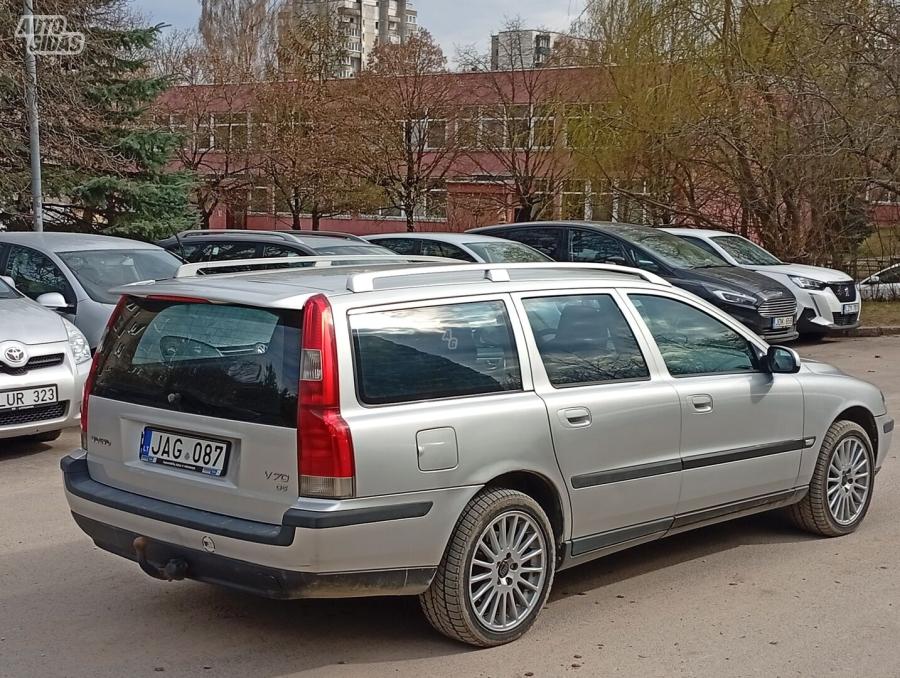 Pelēks Volvo V70 2003 Viļņa, ar dzinēja tilpumu 2.40 L un nobraukumu 452 tūkst. km par 1200 €, foto 5 vietnē AUTOMOTO.COM.LV