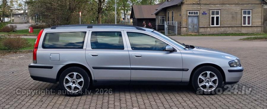 Серый Вольво В70 2003 в Пайде, объемом двигателя 2.40 л и пробегом 378 тыс. км за 3150 €, фото 5 на AUTOMOTO.COM.LV