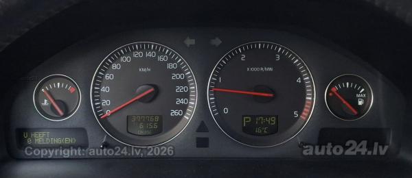 Grey Volvo V70 2003 in Paide, with an engine capacity of 2.40 L and mileage of 378 thousand km for 3150 €, photo 10 on AUTOMOTO.COM.LV