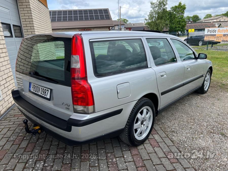Pelēks Volvo V70 2003 Paide, ar dzinēja tilpumu 2.40 L un nobraukumu 298 tūkst. km par 2990 €, foto 4 vietnē AUTOMOTO.COM.LV