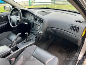 Pelēks Volvo V70 2003 Paide, ar dzinēja tilpumu 2.40 L un nobraukumu 298 tūkst. km par 2990 €, foto 9 vietnē AUTOMOTO.COM.LV