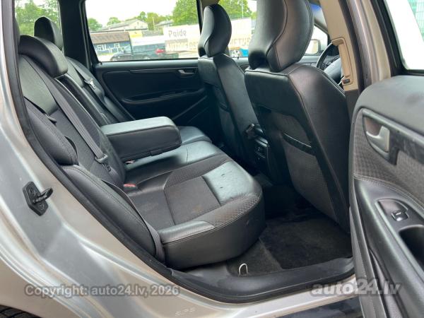 Pelēks Volvo V70 2003 Paide, ar dzinēja tilpumu 2.40 L un nobraukumu 298 tūkst. km par 2990 €, foto 9 vietnē AUTOMOTO.COM.LV