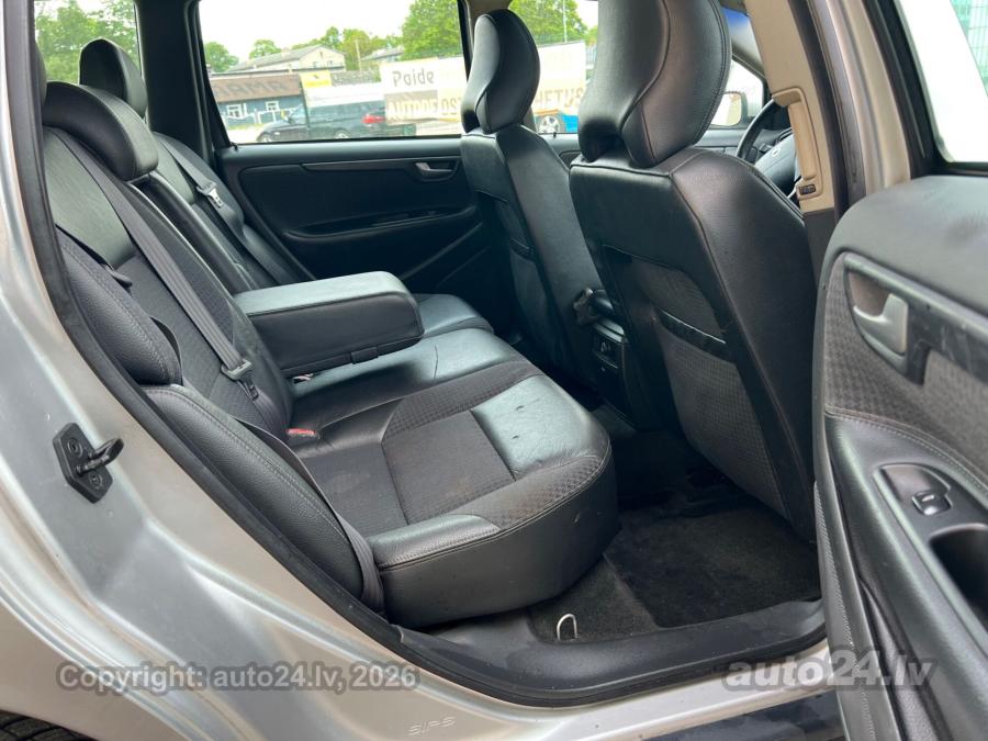 Pelēks Volvo V70 2003 Paide, ar dzinēja tilpumu 2.40 L un nobraukumu 298 tūkst. km par 2990 €, foto 10 vietnē AUTOMOTO.COM.LV