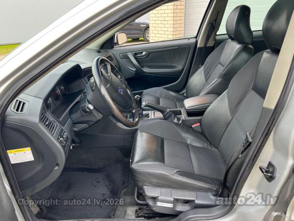 Pelēks Volvo V70 2003 Paide, ar dzinēja tilpumu 2.40 L un nobraukumu 298 tūkst. km par 2990 €, foto 10 vietnē AUTOMOTO.COM.LV