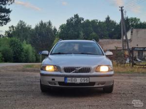 Grey Volvo V70 2003 in Alytus, with an engine capacity of 2.40 L and mileage of 442 thousand km for 1499 €, photo 9 on AUTOMOTO.COM.LV