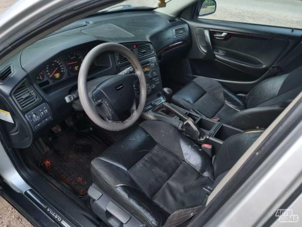 Серый Вольво В70 2003 в Алитус, объемом двигателя 2.40 л и пробегом 442 тыс. км за 1450 €, фото 9 на AUTOMOTO.COM.LV