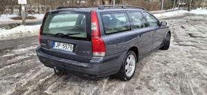 Pelēks Volvo V70 2003 Rīga, ar dzinēja tilpumu 2.40 L un nobraukumu 372 tūkst. km par 1149 €, foto 4 vietnē AUTOMOTO.COM.LV