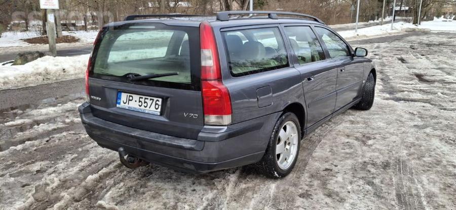 Pelēks Volvo V70 2003 Rīga, ar dzinēja tilpumu 2.40 L un nobraukumu 372 tūkst. km par 1149 €, foto 4 vietnē AUTOMOTO.COM.LV