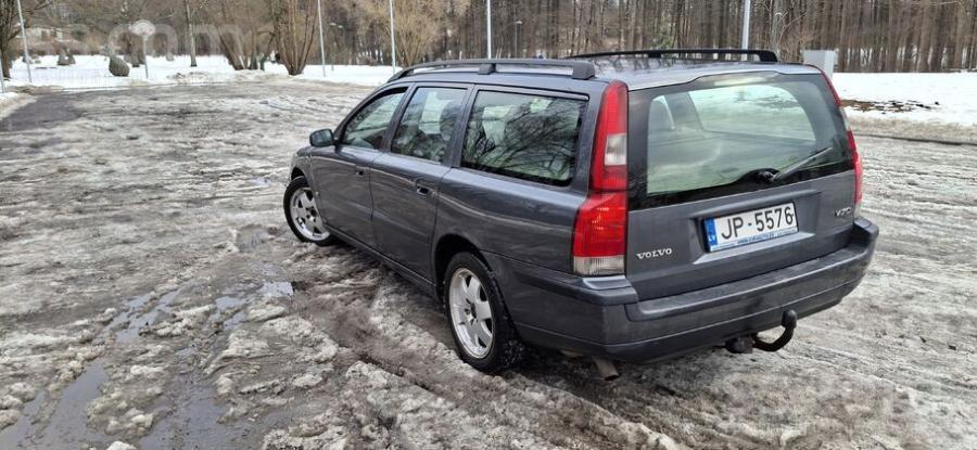 Pelēks Volvo V70 2003 Rīga, ar dzinēja tilpumu 2.40 L un nobraukumu 372 tūkst. km par 1149 €, foto 5 vietnē AUTOMOTO.COM.LV