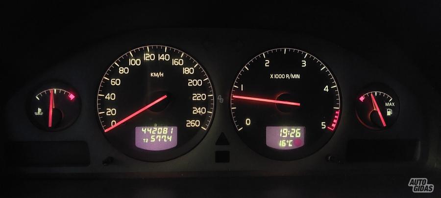 Серый Вольво В70 2003 в Алитус, объемом двигателя 2.40 л и пробегом 442 тыс. км за 1450 €, фото 13 на AUTOMOTO.COM.LV