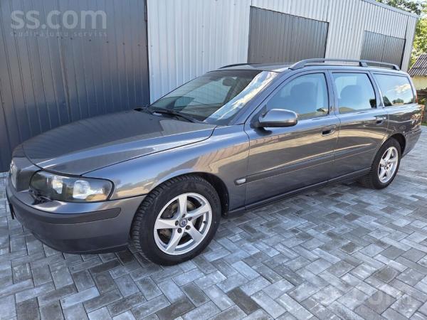 Pelēks Volvo V70 2003 Balvi, ar dzinēja tilpumu 2.40 L un nobraukumu 286 tūkst. km par 2500 €, foto 1 vietnē AUTOMOTO.COM.LV