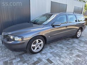 Grey Volvo V70 2003 in Balvi, with an engine capacity of 2.40 L and mileage of 286 thousand km for 2500 €, photo  on AUTOMOTO.COM.LV
