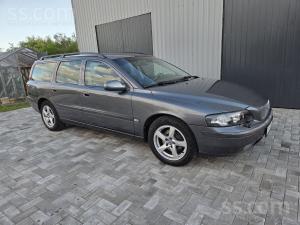 Pelēks Volvo V70 2003 Balvi, ar dzinēja tilpumu 2.40 L un nobraukumu 286 tūkst. km par 2500 €, foto 4 vietnē AUTOMOTO.COM.LV