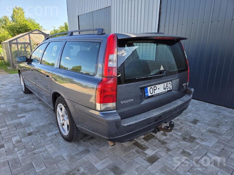 Pelēks Volvo V70 2003 Balvi, ar dzinēja tilpumu 2.40 L un nobraukumu 286 tūkst. km par 2500 €, foto 8 vietnē AUTOMOTO.COM.LV