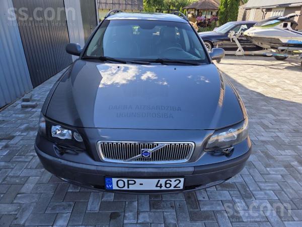 Pelēks Volvo V70 2003 Balvi, ar dzinēja tilpumu 2.40 L un nobraukumu 286 tūkst. km par 2500 €, foto 9 vietnē AUTOMOTO.COM.LV