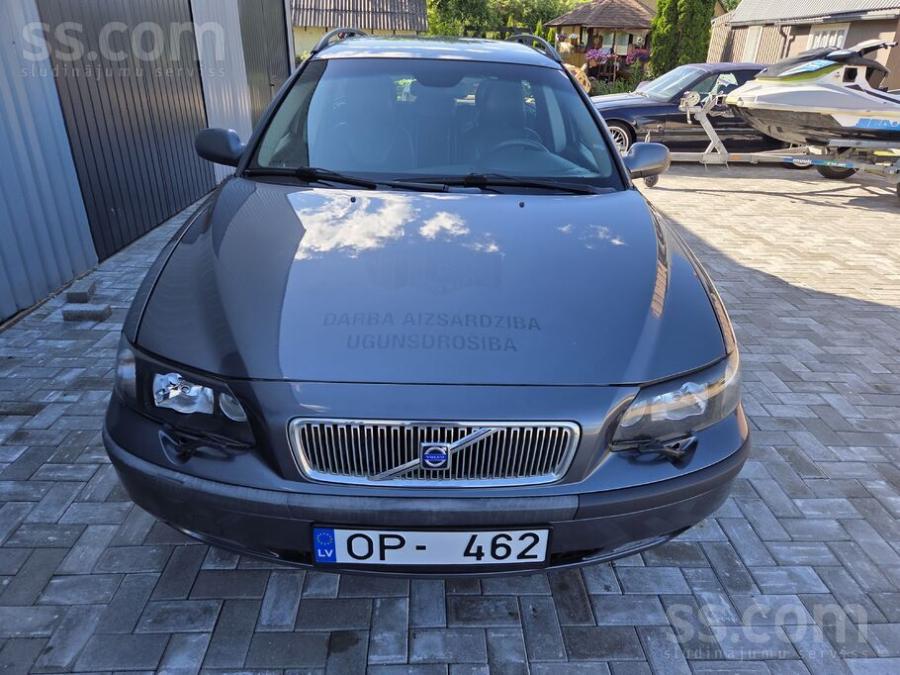 Pelēks Volvo V70 2003 Balvi, ar dzinēja tilpumu 2.40 L un nobraukumu 286 tūkst. km par 2500 €, foto 10 vietnē AUTOMOTO.COM.LV