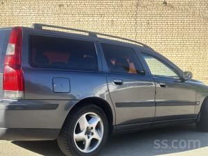 Pelēks Volvo V70 2003 Preiļi, ar dzinēja tilpumu 2.40 L un nobraukumu 393 tūkst. km par 850 €, foto 3 vietnē AUTOMOTO.COM.LV