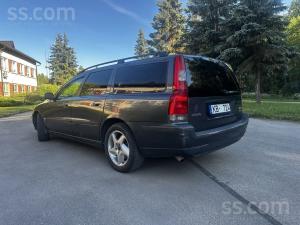 Pelēks Volvo V70 2003 Preiļi, ar dzinēja tilpumu 2.40 L un nobraukumu 393 tūkst. km par 850 €, foto 4 vietnē AUTOMOTO.COM.LV