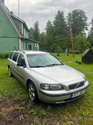 Серый Вольво В70 2003 в Таллин, объемом двигателя 2.40 л и пробегом 486 тыс. км за 650 €, фото  на AUTOMOTO.COM.LV