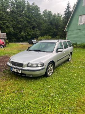Grey Volvo V70 2003 in Tallinn, with an engine capacity of 2.40 L and mileage of 486 thousand km for 650 €, photo 3 on AUTOMOTO.COM.LV