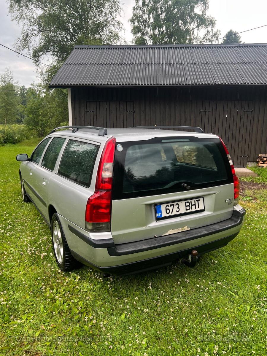 Grey Volvo V70 2003 in Tallinn, with an engine capacity of 2.40 L and mileage of 486 thousand km for 650 €, photo 7 on AUTOMOTO.COM.LV